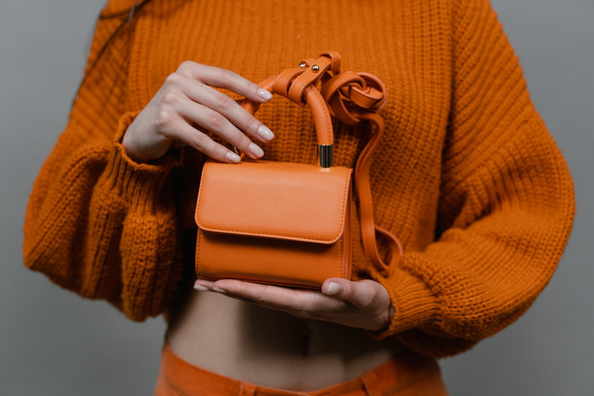 7 Prompts for Writing Handbag Product Descriptions